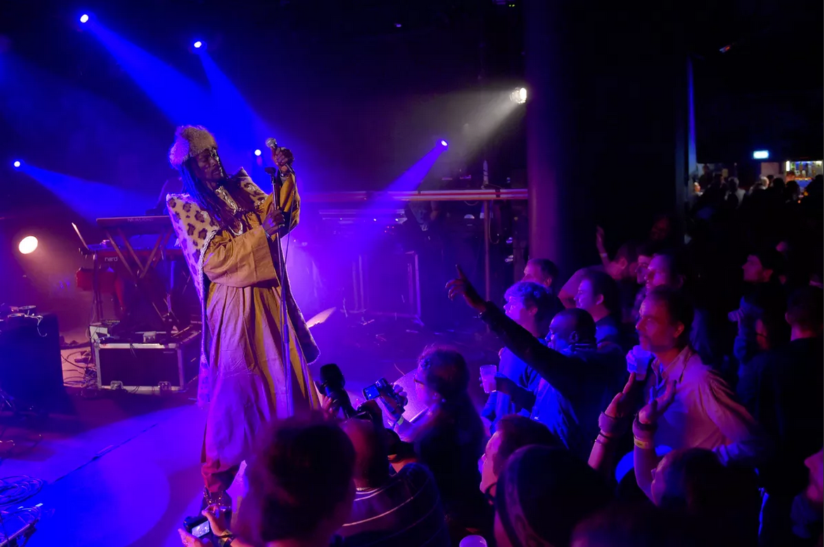 Avec le rebond épidémique, le festival des Trans Musicales abaisse la ...